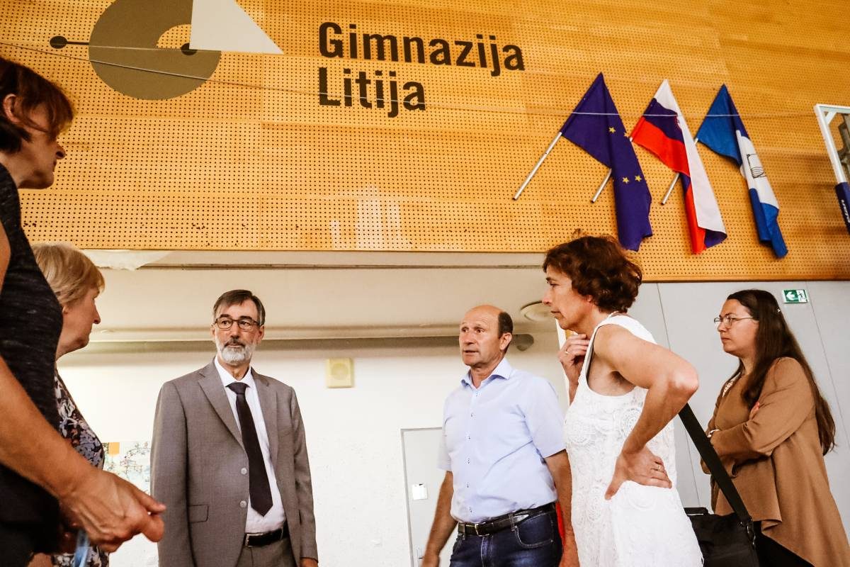 Darjo Felda po neurju na obisku Gimnazije Litija - Gibanje Svoboda