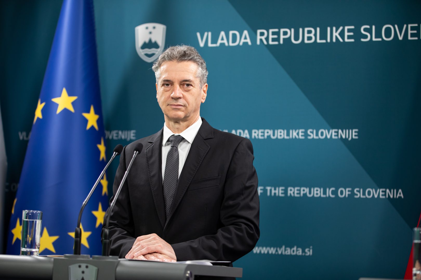Predsednik stranke in predsednik Vlade RS: Dr. Robert Golob - Gibanje ...